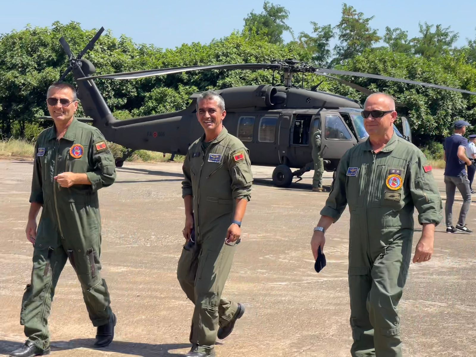 Helikopterë Black Hawk mbi Gjadër, në 50-vjetorin e krijimit të bazës ...