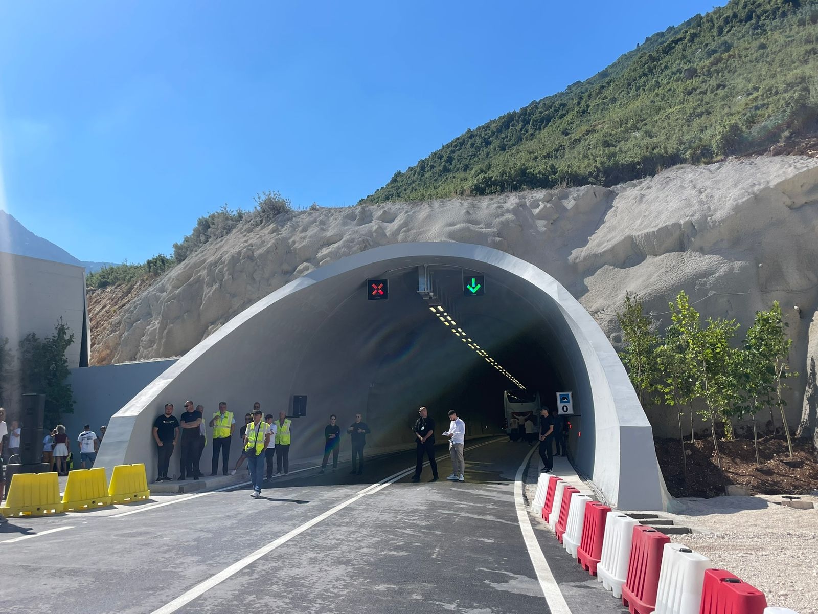 Mbyllet tuneli i Llogarasë - Albanian Insider Agency