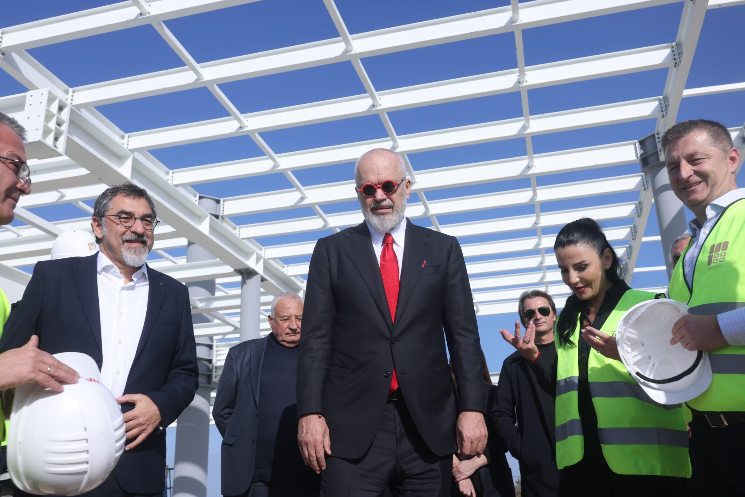 Vlorë/ Rama inspekton punimet në Qendrën Multifunksionale dhe ...