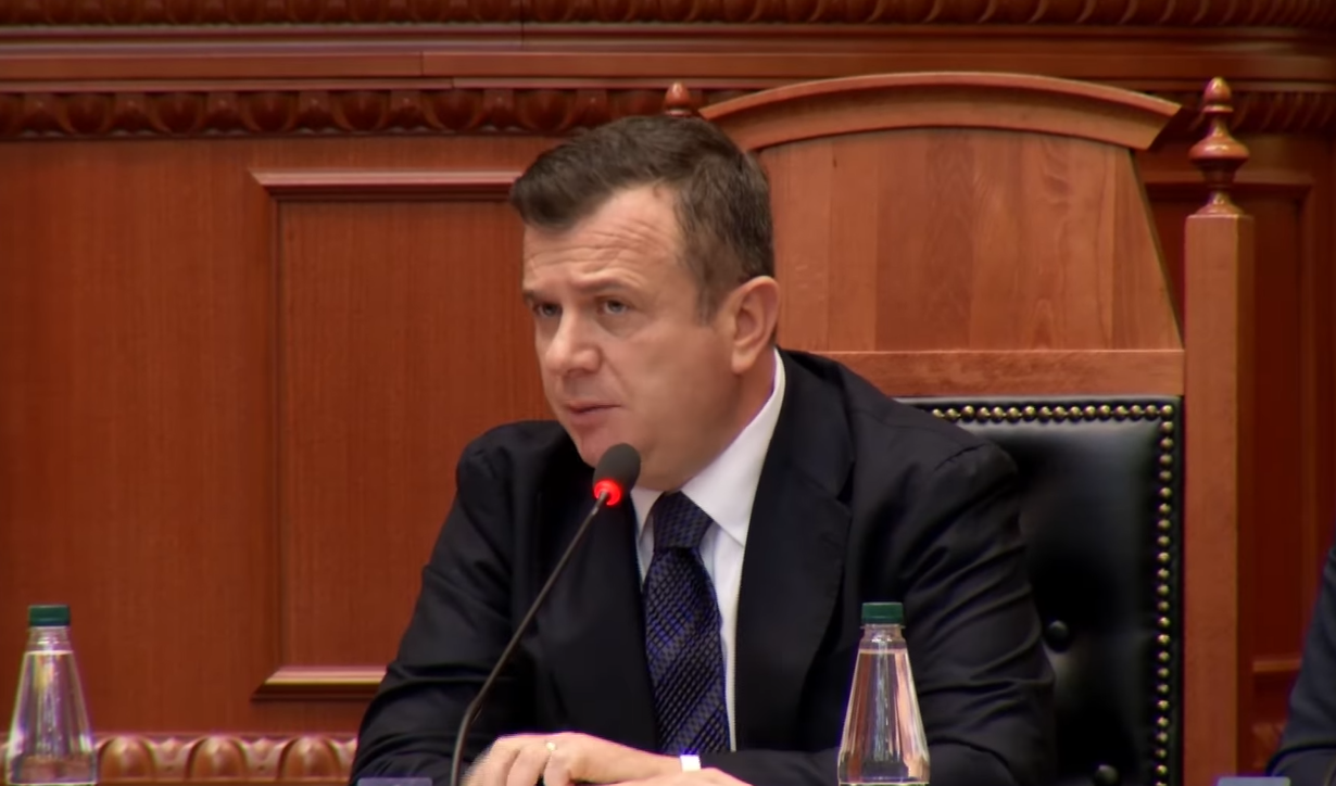 Opozita kërkoi 1 minutë heshtje për Arben Tafaj / Balla: Nderimet të ...