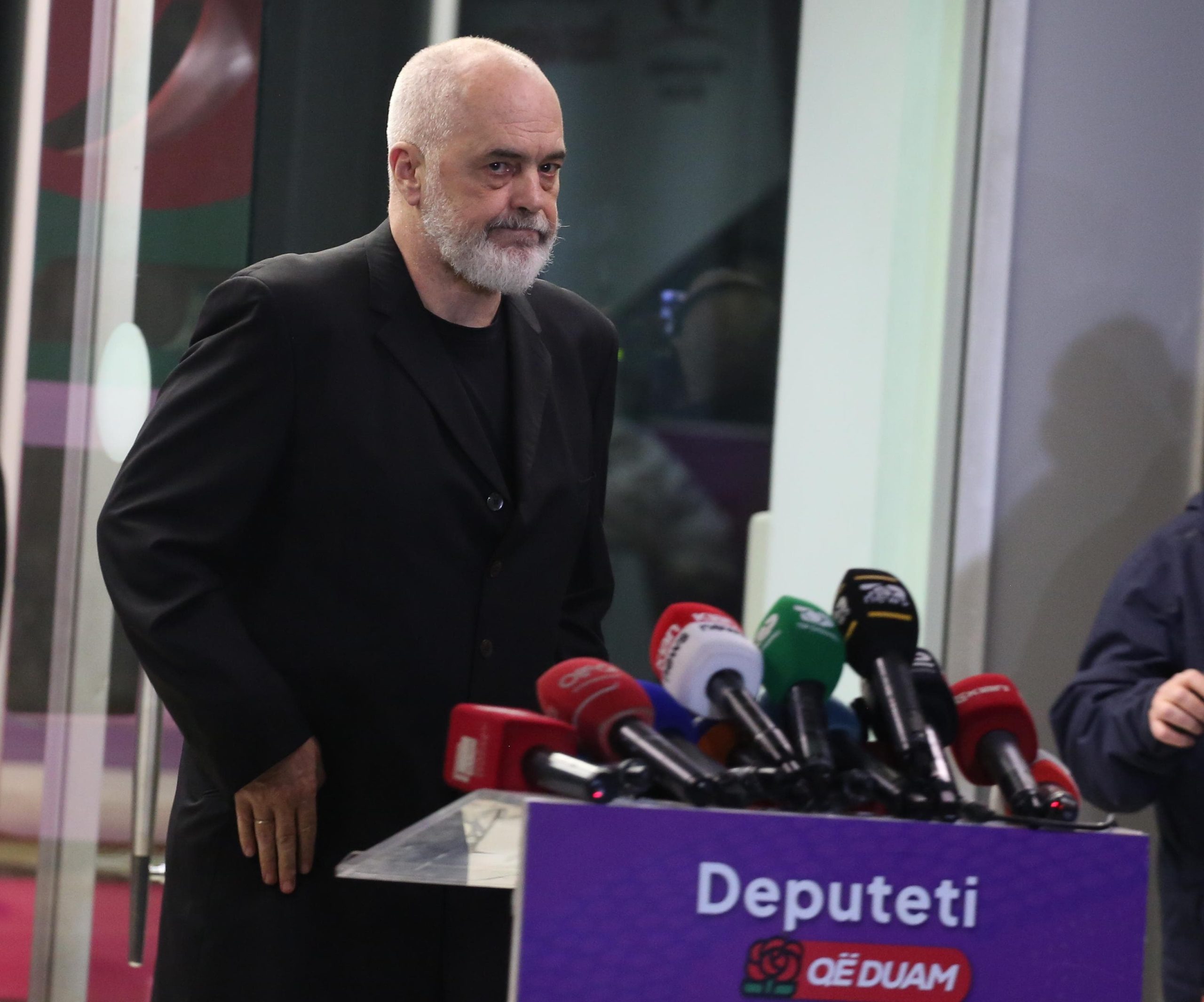 (Emrat) Partia Socialiste bën publike listat e kandidatëve për deputetë ...