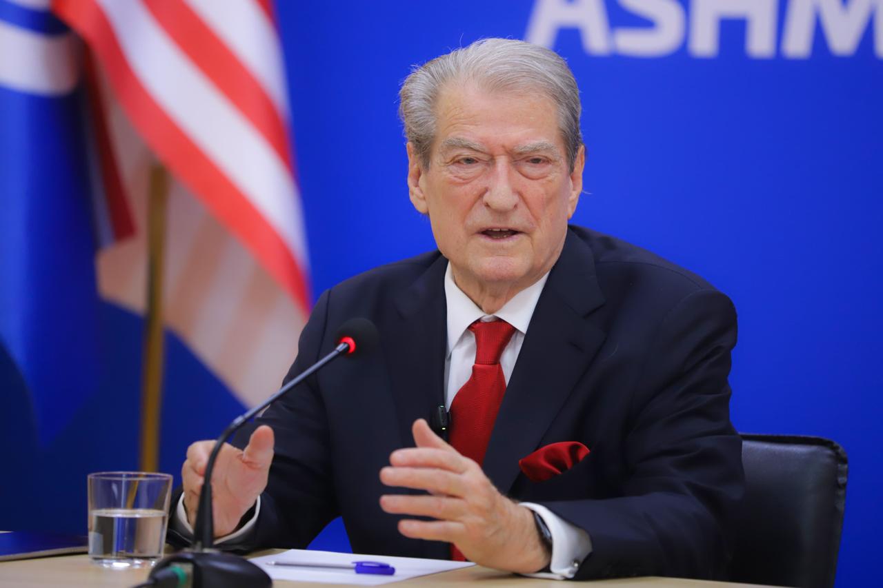 Berisha i bën thirrje diasporës: Nëse vini të votoni më 11 Maj, do i ...