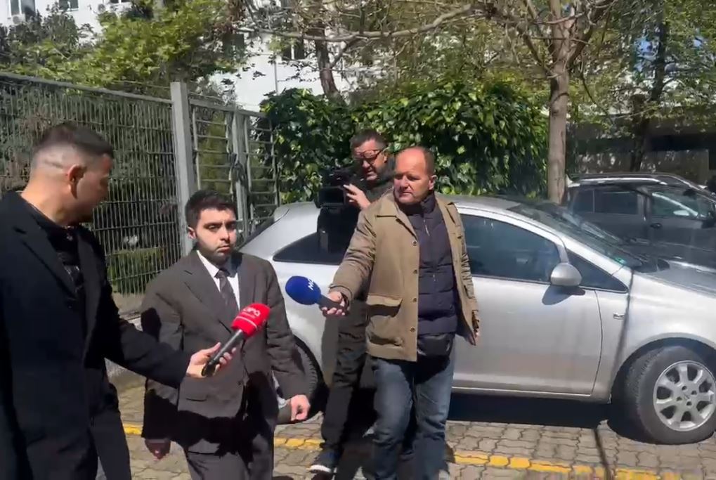 SPAK merr të pandehur kreun e Komisionit të Prokurimeve Publike, Jonaid ...
