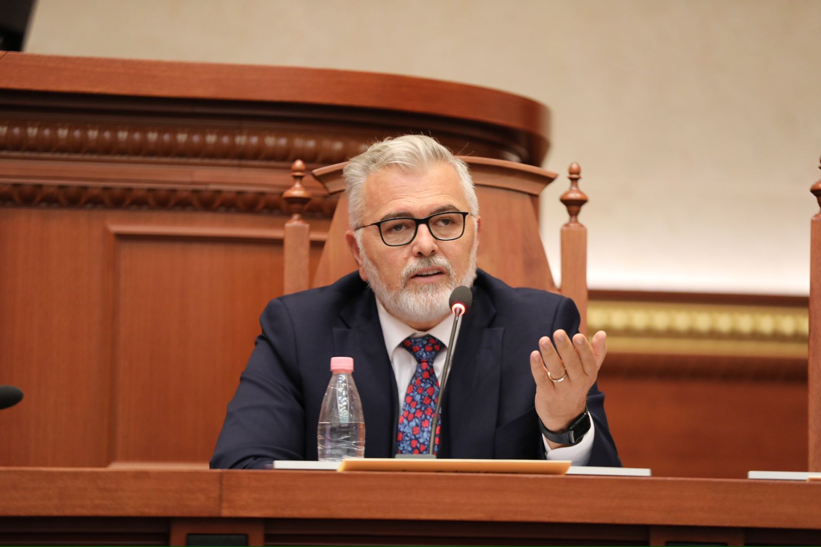 Toni Gogu sfidon opozitën: Sillni alternativa, jo humbje kohe ...