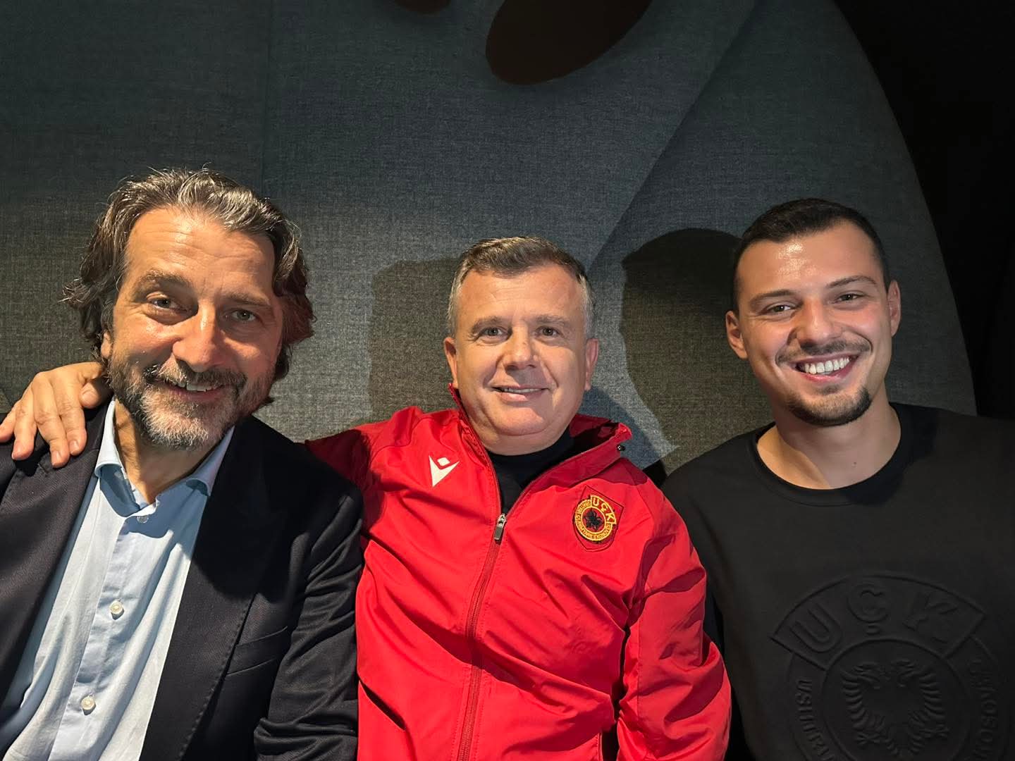 Taulant Balla bashkon Kryetarin e Prishtinës nga LDK dhe pinjollin e ...